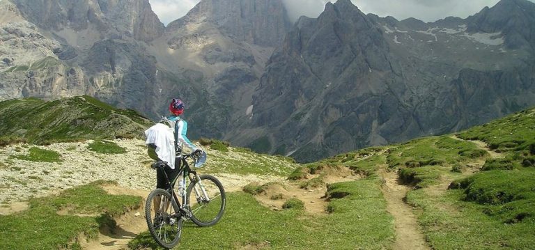 À la découverte de la randonnée VTT en montagne