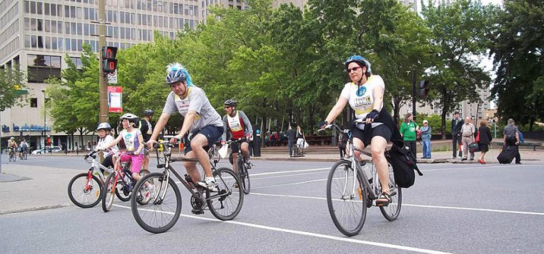 Le tour de l'ile de Montréal, le vélo festif!
